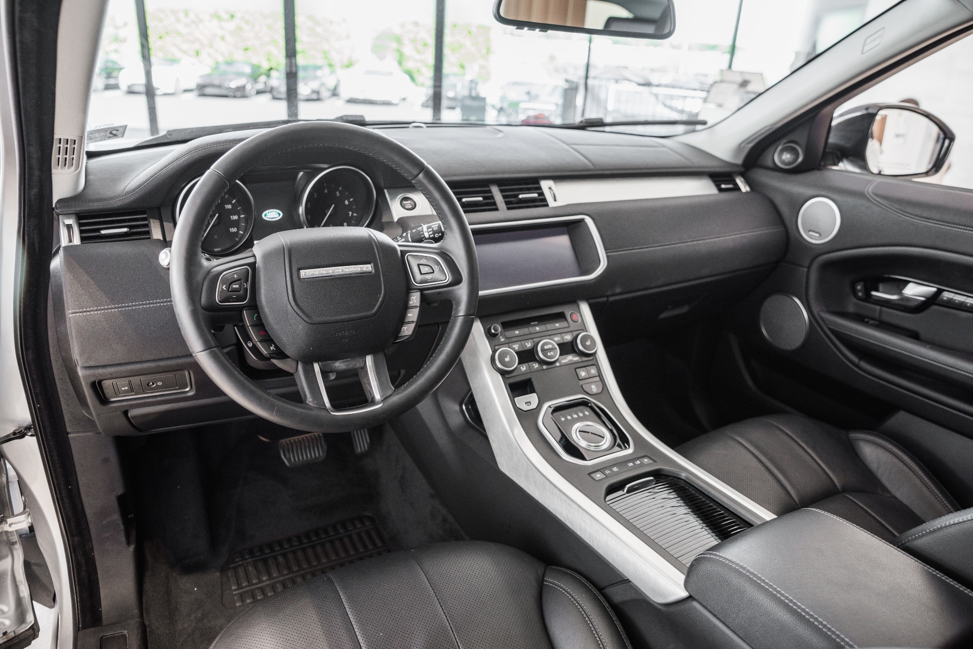 Range Rover Evoque 2017 Interior | Cabinets Matttroy