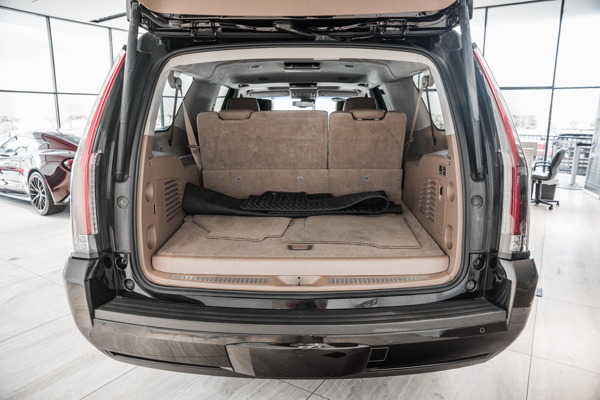 Cadillac Escalade Esv Trunk