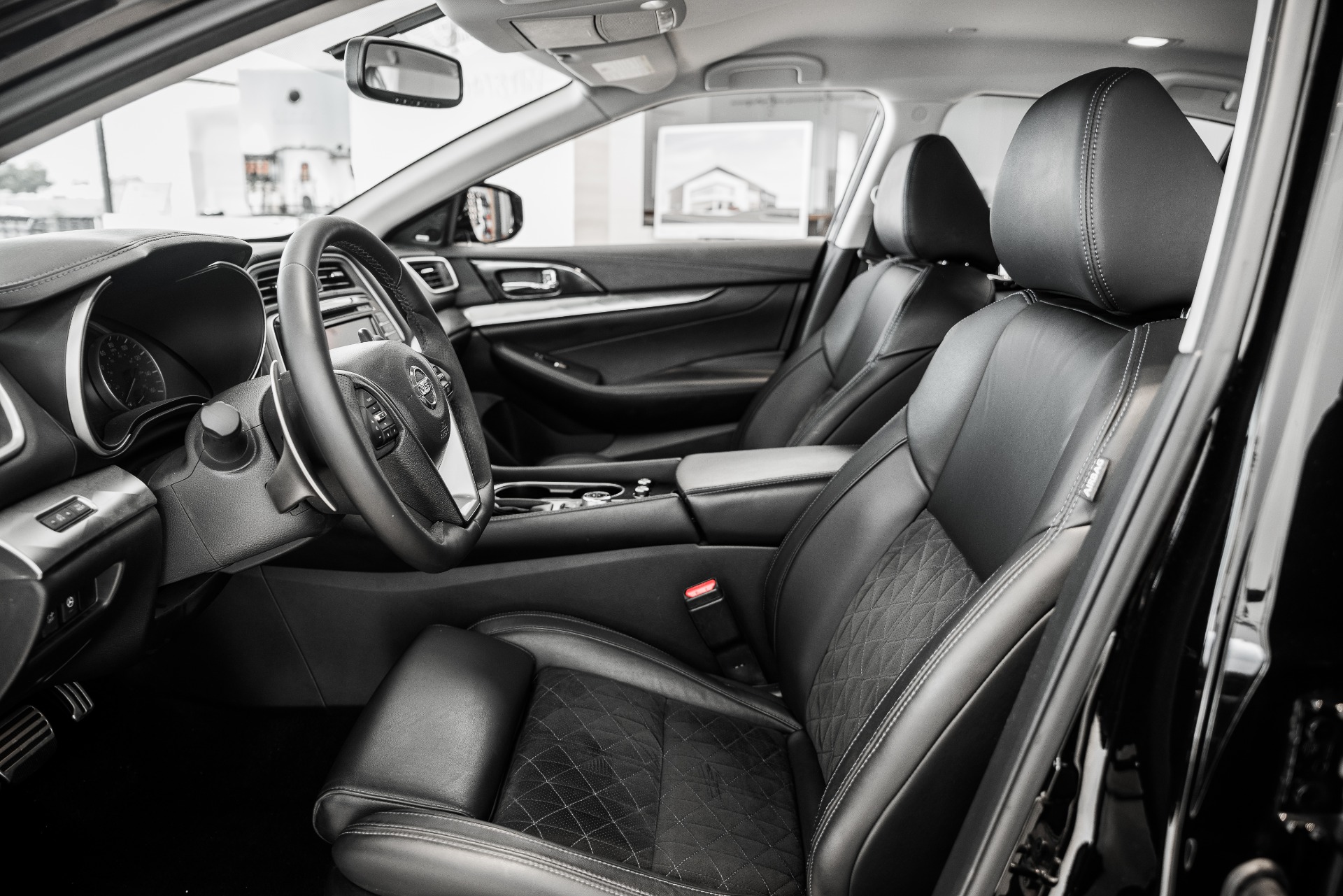 Nissan Maxima 2004 Black Interior