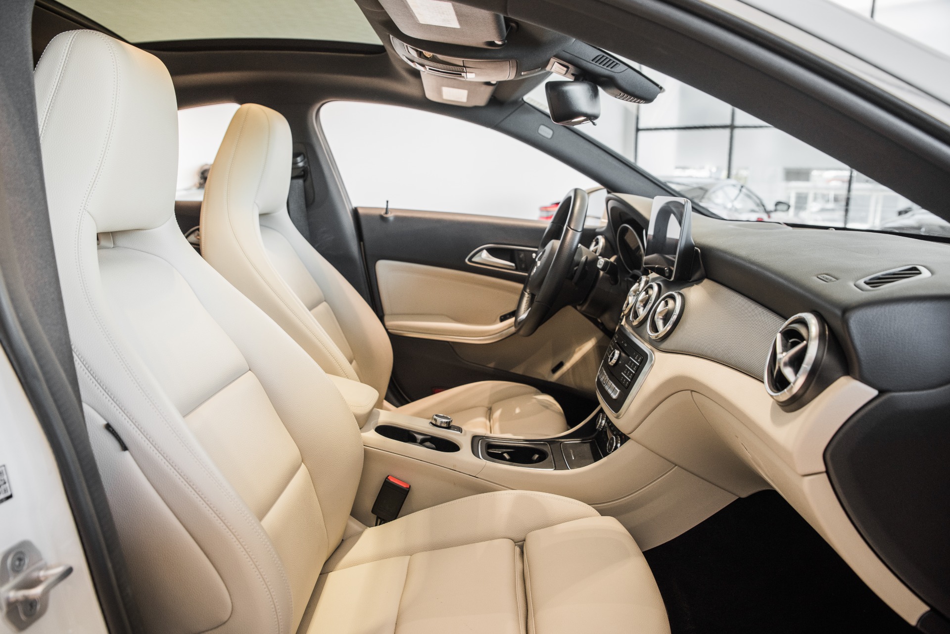 Mercedes Benz Cla 250 Interior