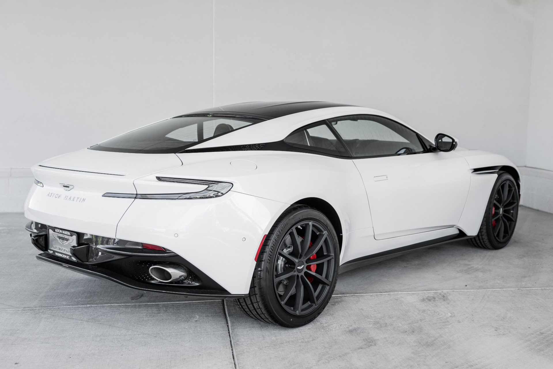 Aston Martin Db9 White 2022