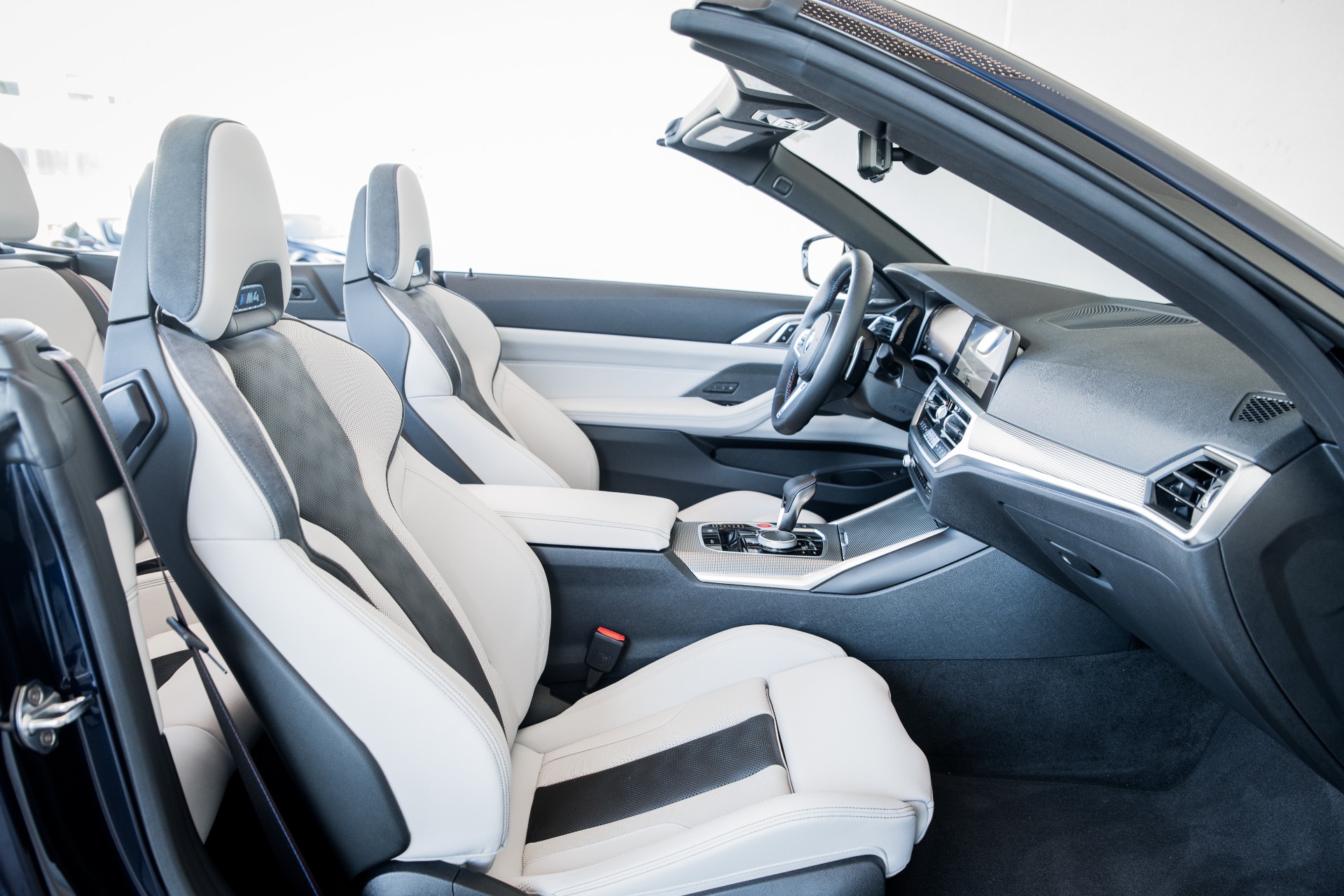2022 Bmw M4 Convertible Interior