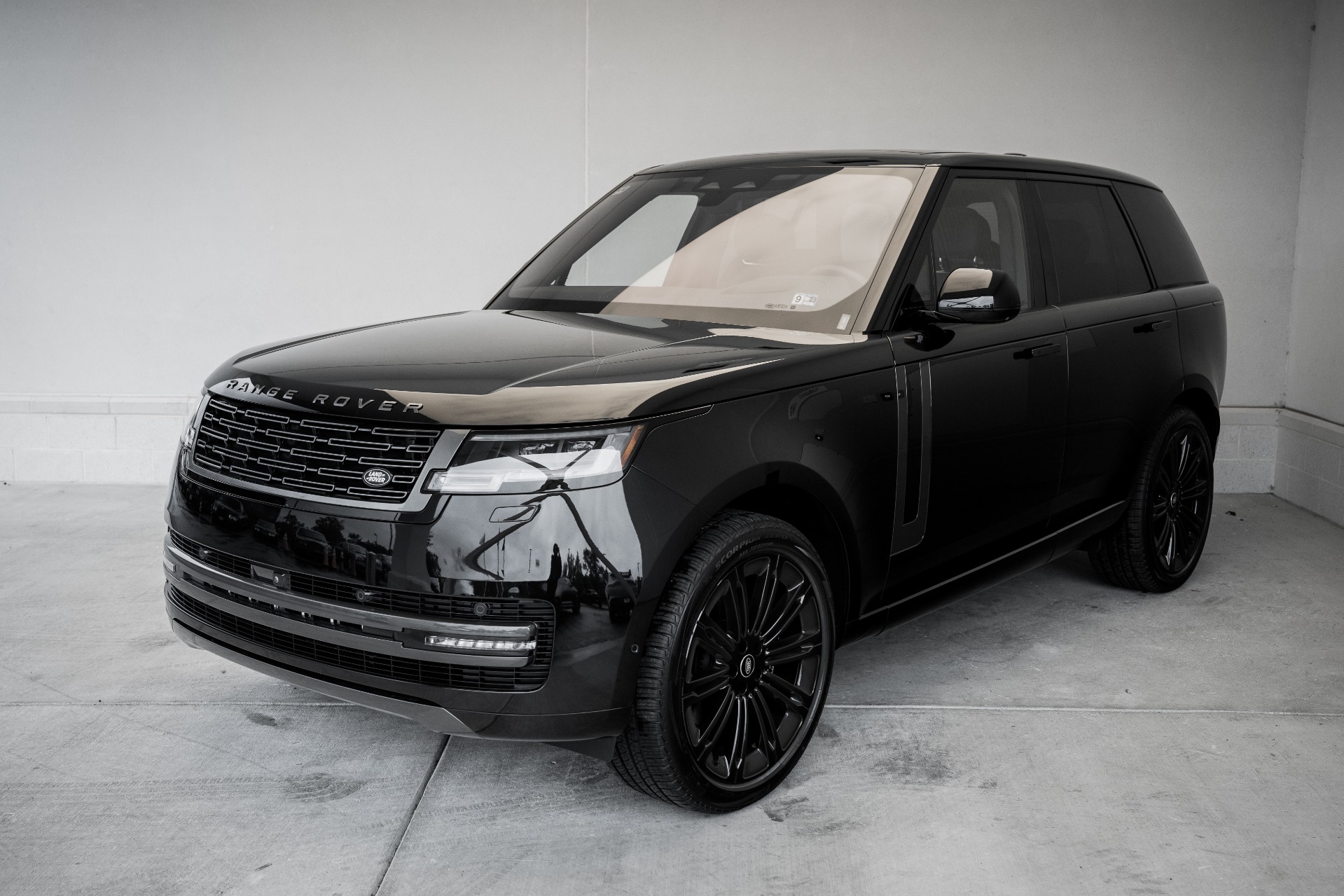 Range Rover Blacked Out