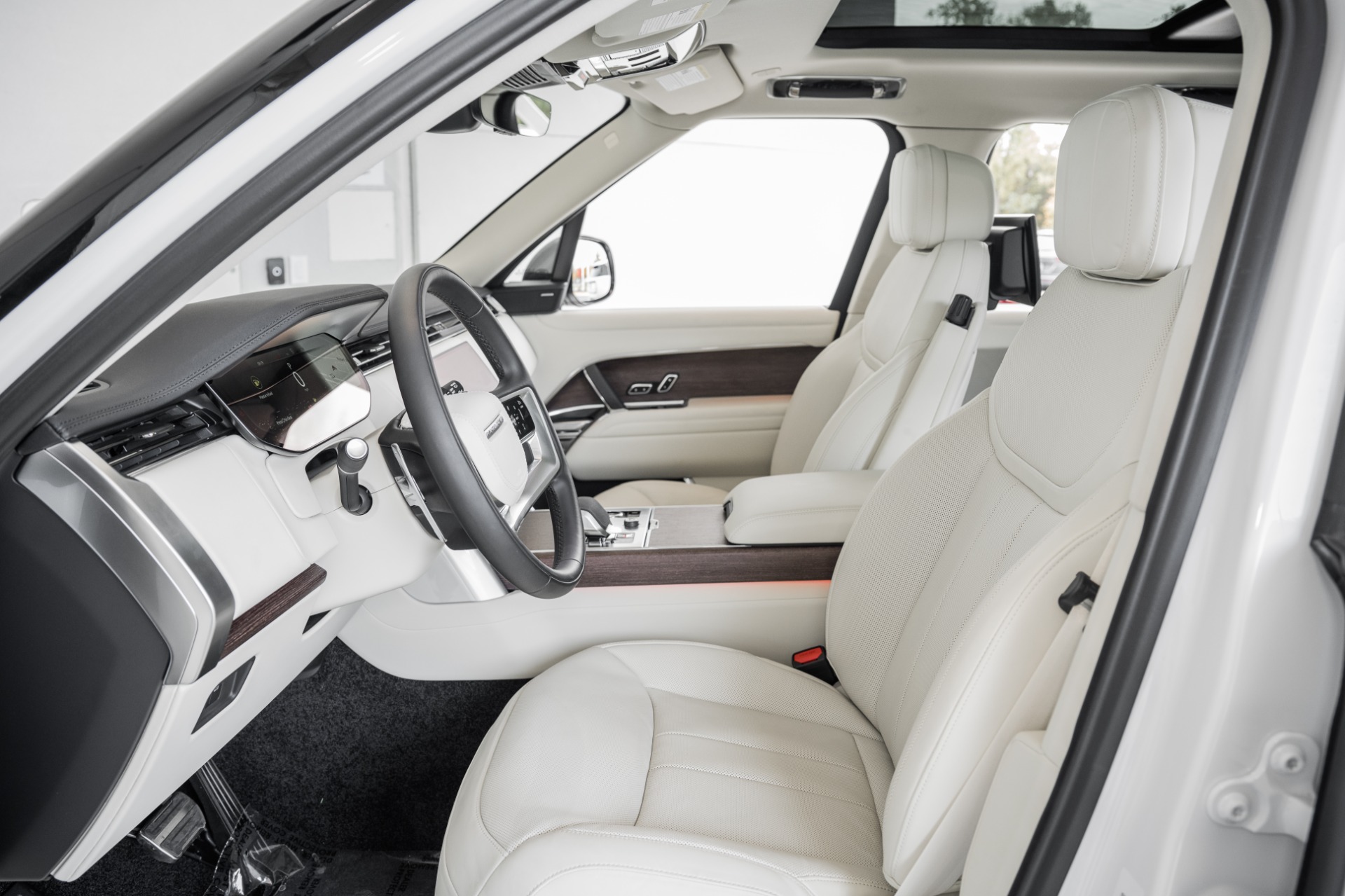 Range Rover Inside View