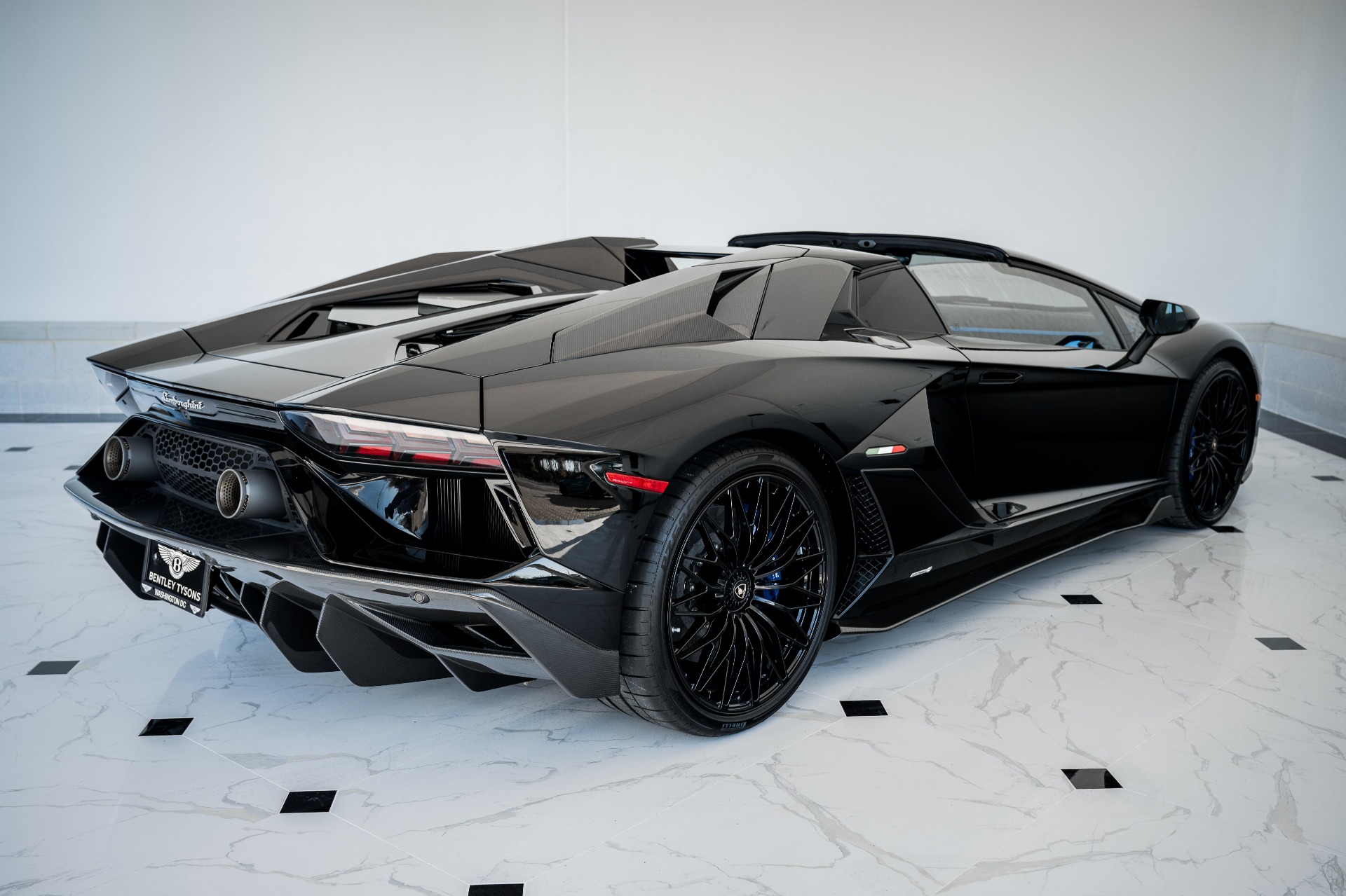 Black Lamborghini Aventador 2022