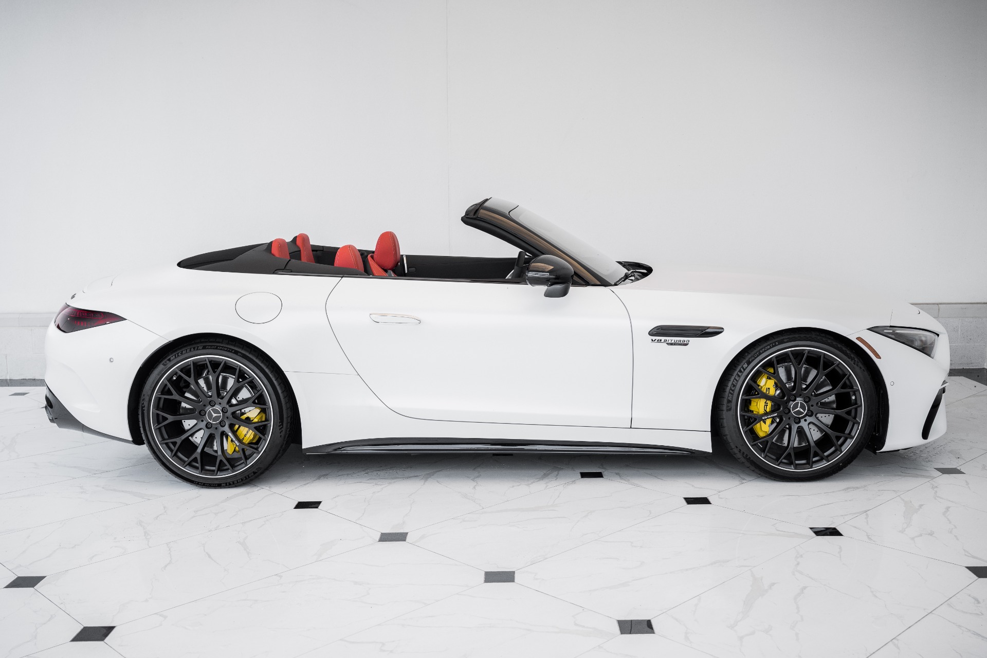 Mercedes Benz Sl65 Amg 2022 White