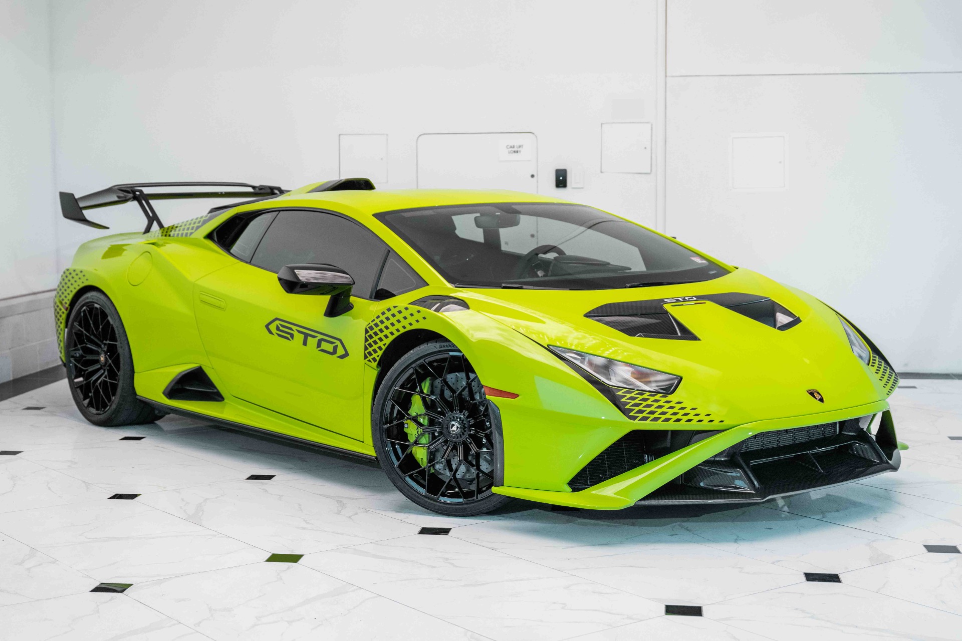 Lamborghini Huracan Lime Green at Pauline Dane blog