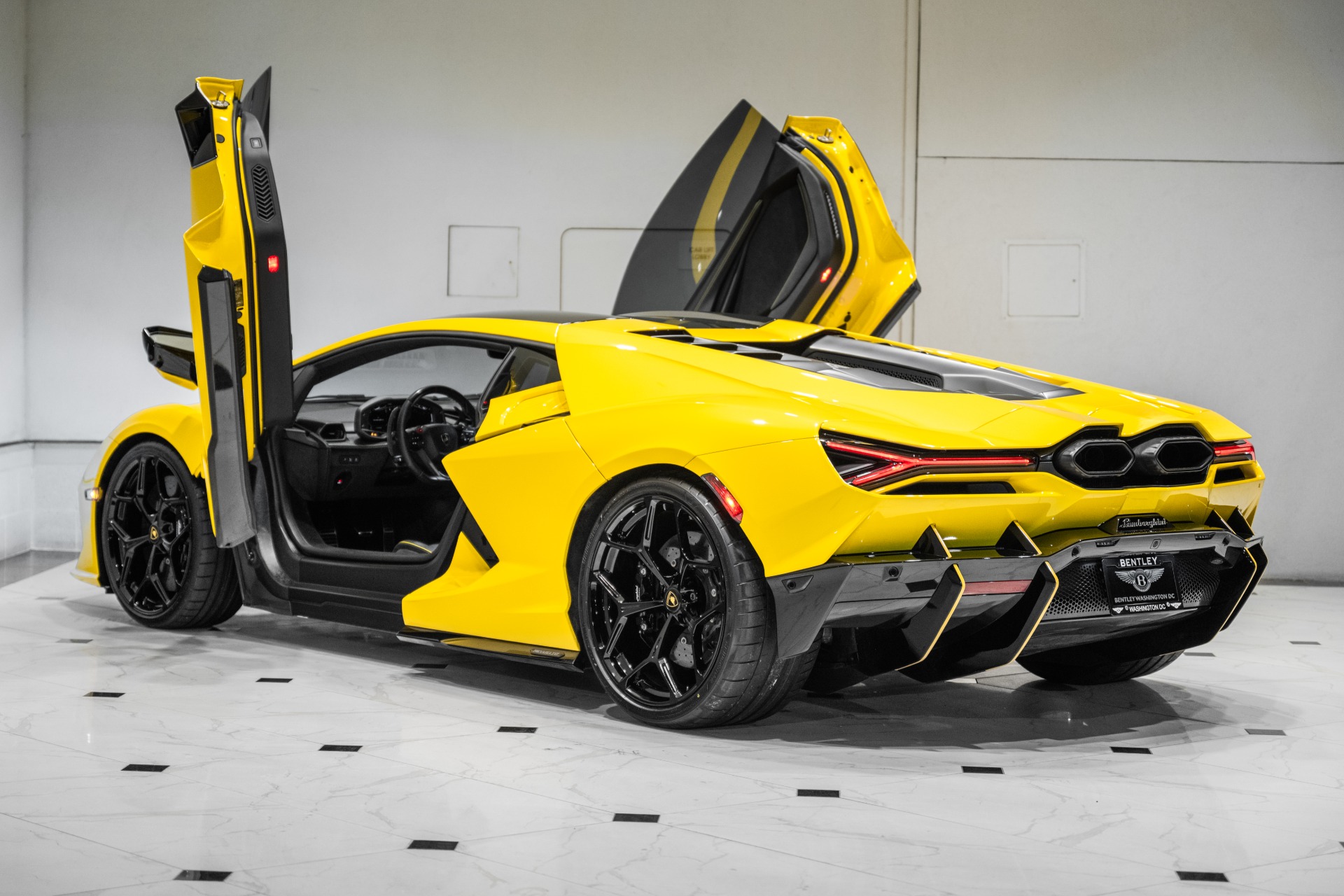 Black And Yellow Lamborghini Revuelto